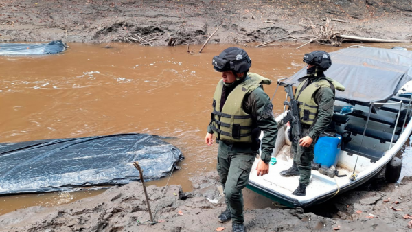 Navegaban por el río Opón con Acpm robado | Ke se dice
